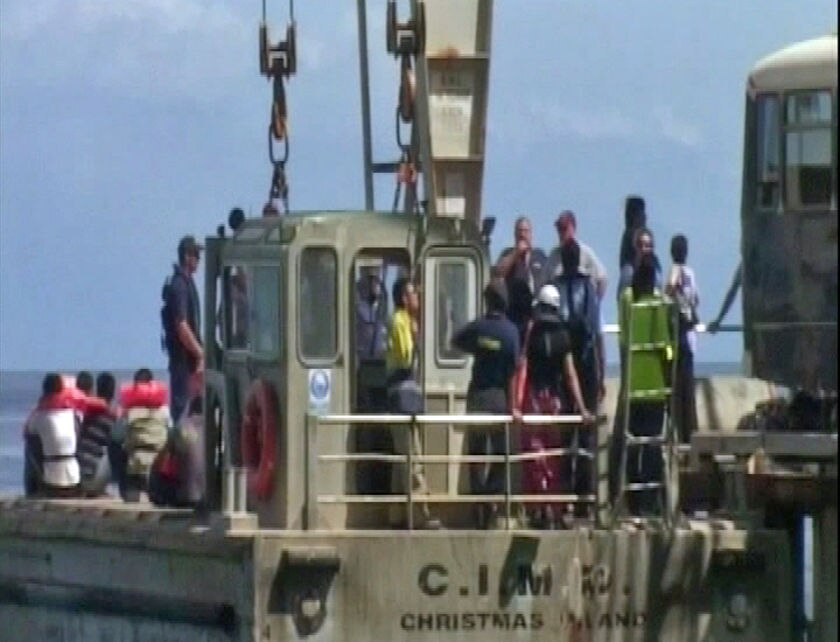 Opposition won't rule out return to Pacific Solution - ABC News