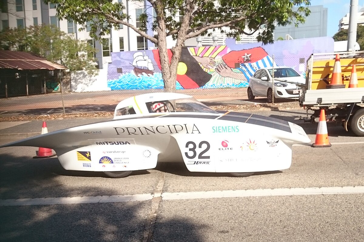 World Solar Challenge race: Cars begin 3,000km journey from Darwin to ...