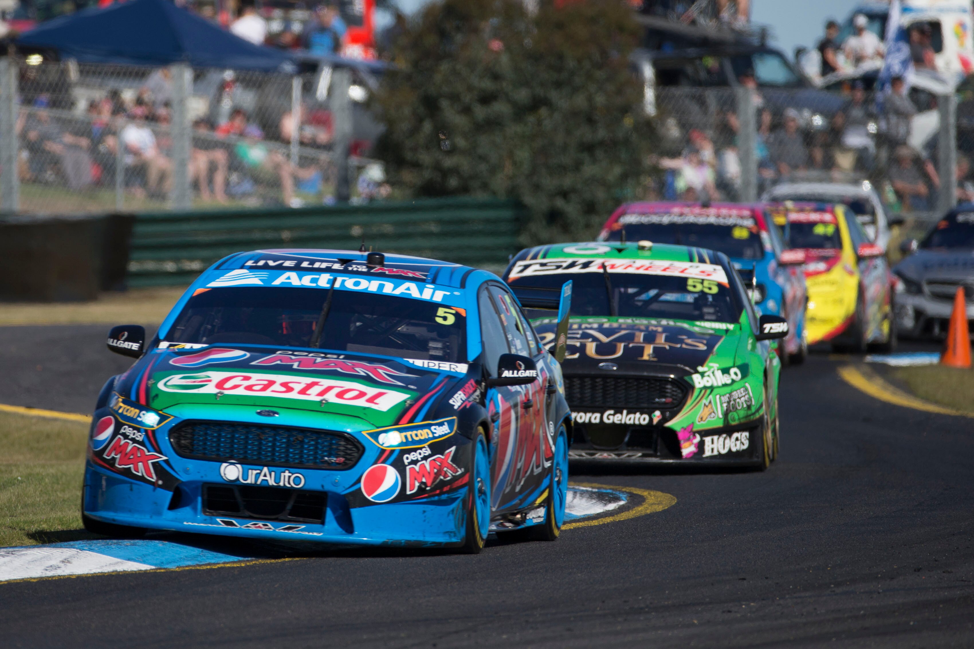 Mark Winterbottom wins Sandown 500 to tighten grip on V8 Supercars ...