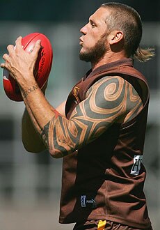 Campbell vows to fight as Spida closes in - ABC News