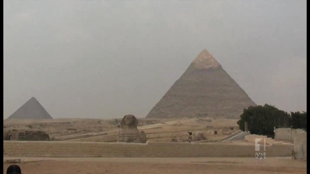 Tourists abandon Egyptian pyramids - ABC News