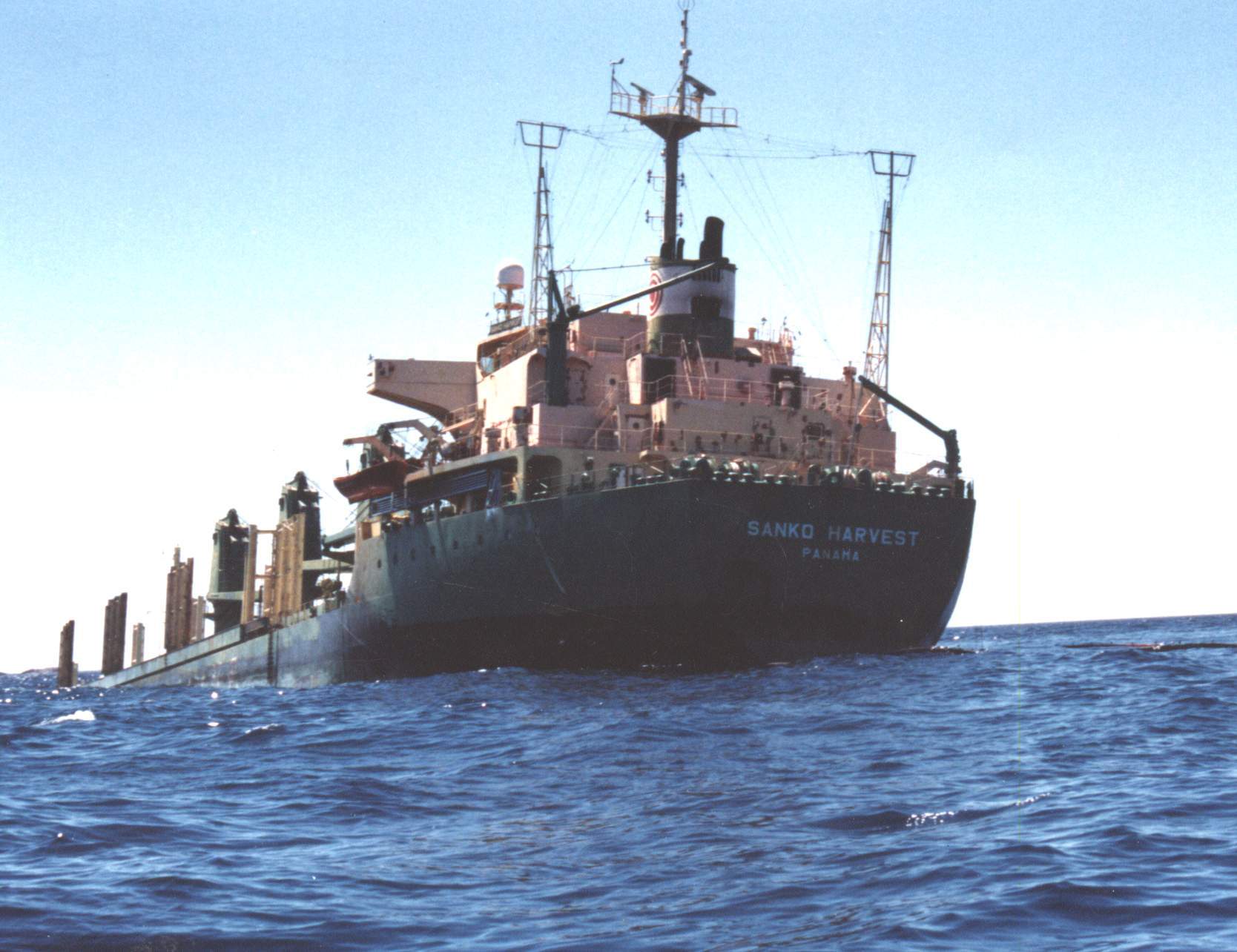 Sanko Harvest oil spill off coast of Esperance remembered 30 years on ...