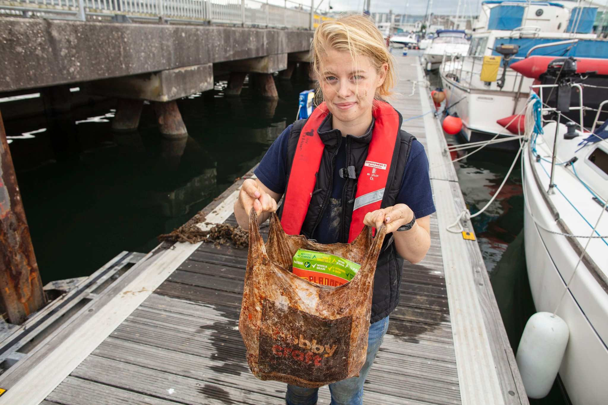 'Biodegradable' plastic bags still don't break down after 3 years ...