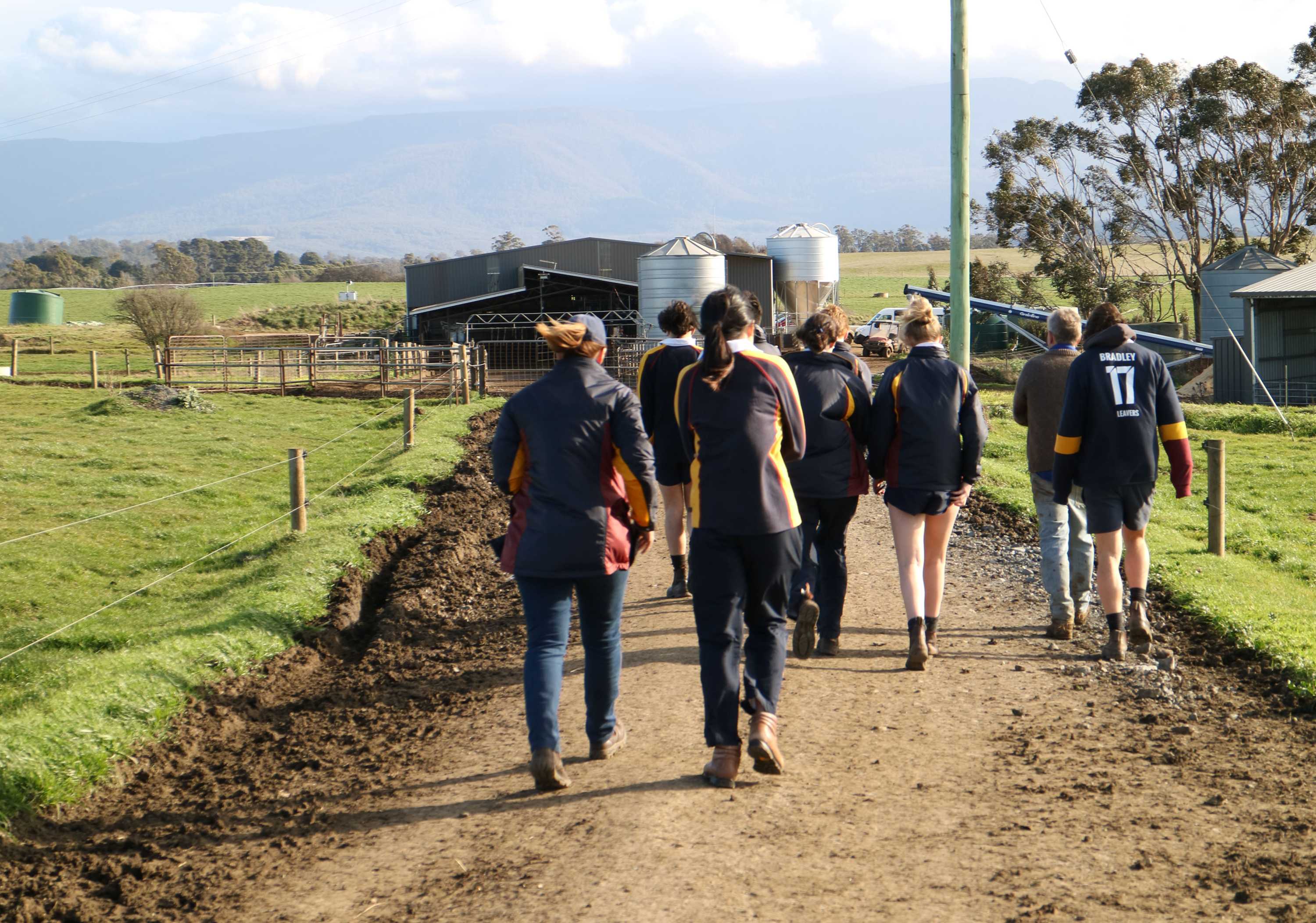 Secondary students pioneer a new agricultural course to learn more ...
