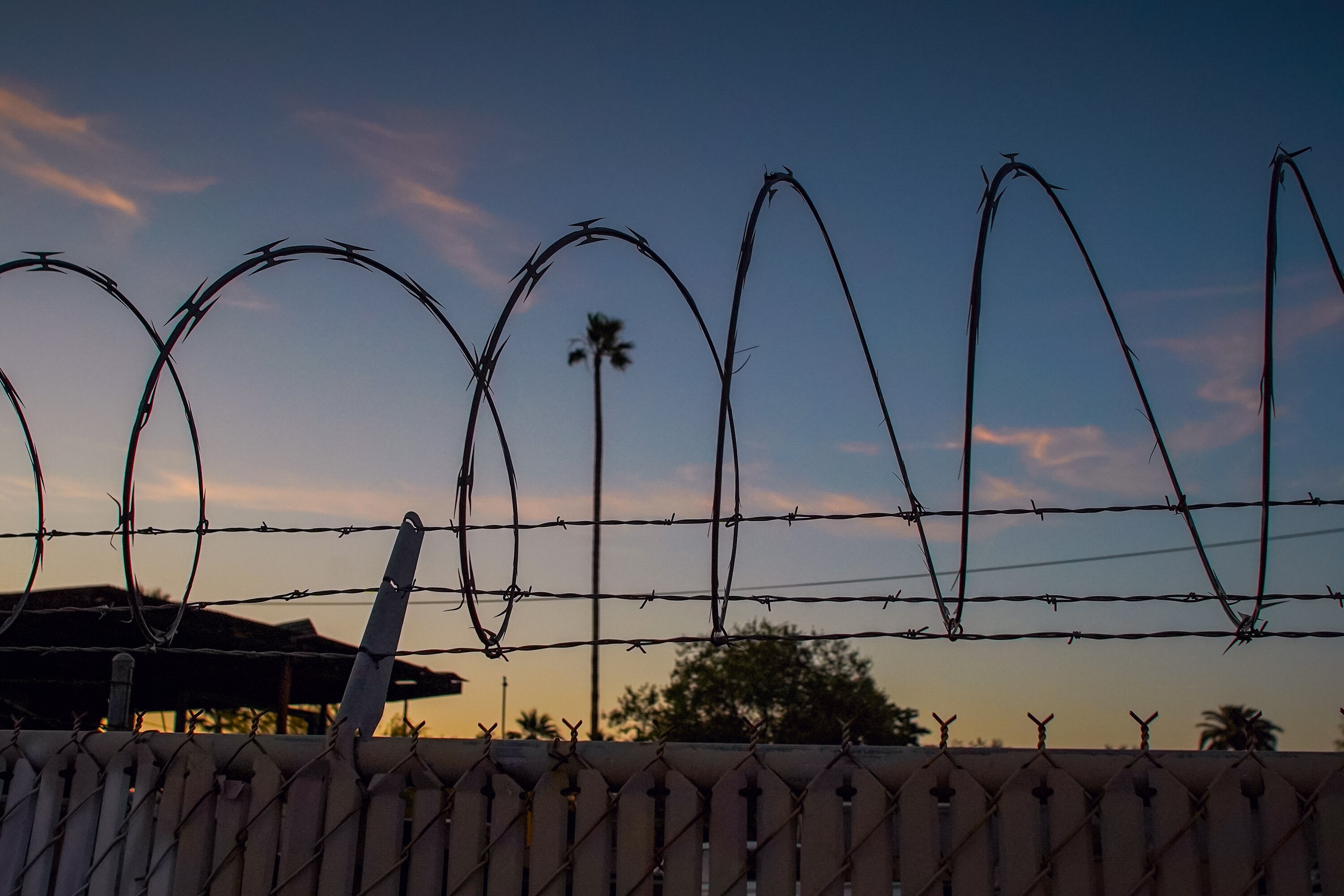 At Trump's unfinished border wall, an immigration crisis and a ...