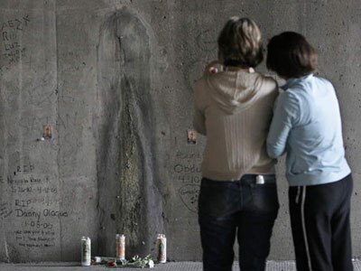 Virgin Mary wall stain draws the faithful - ABC News