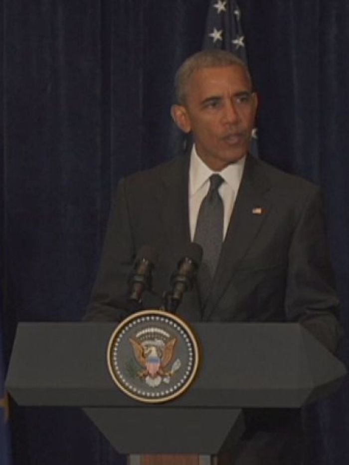 Barack Obama attends memorial of slain Dallas police officers - ABC listen