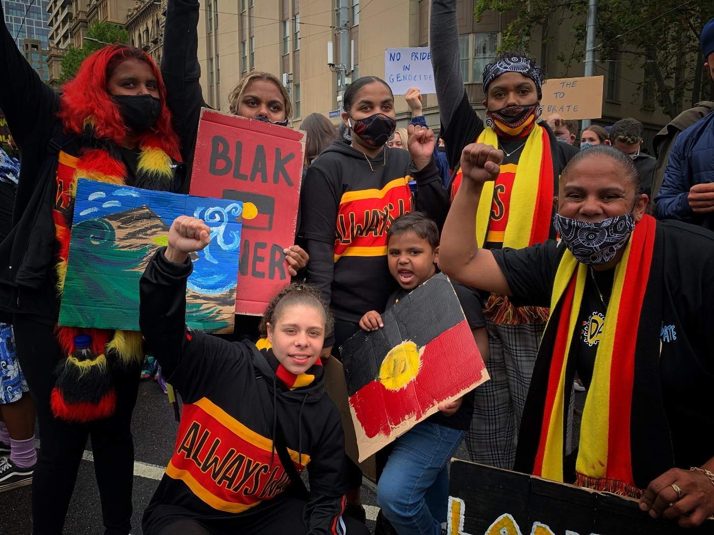 Invasion Day rally sees thousands take to Melbourne streets, two men ...