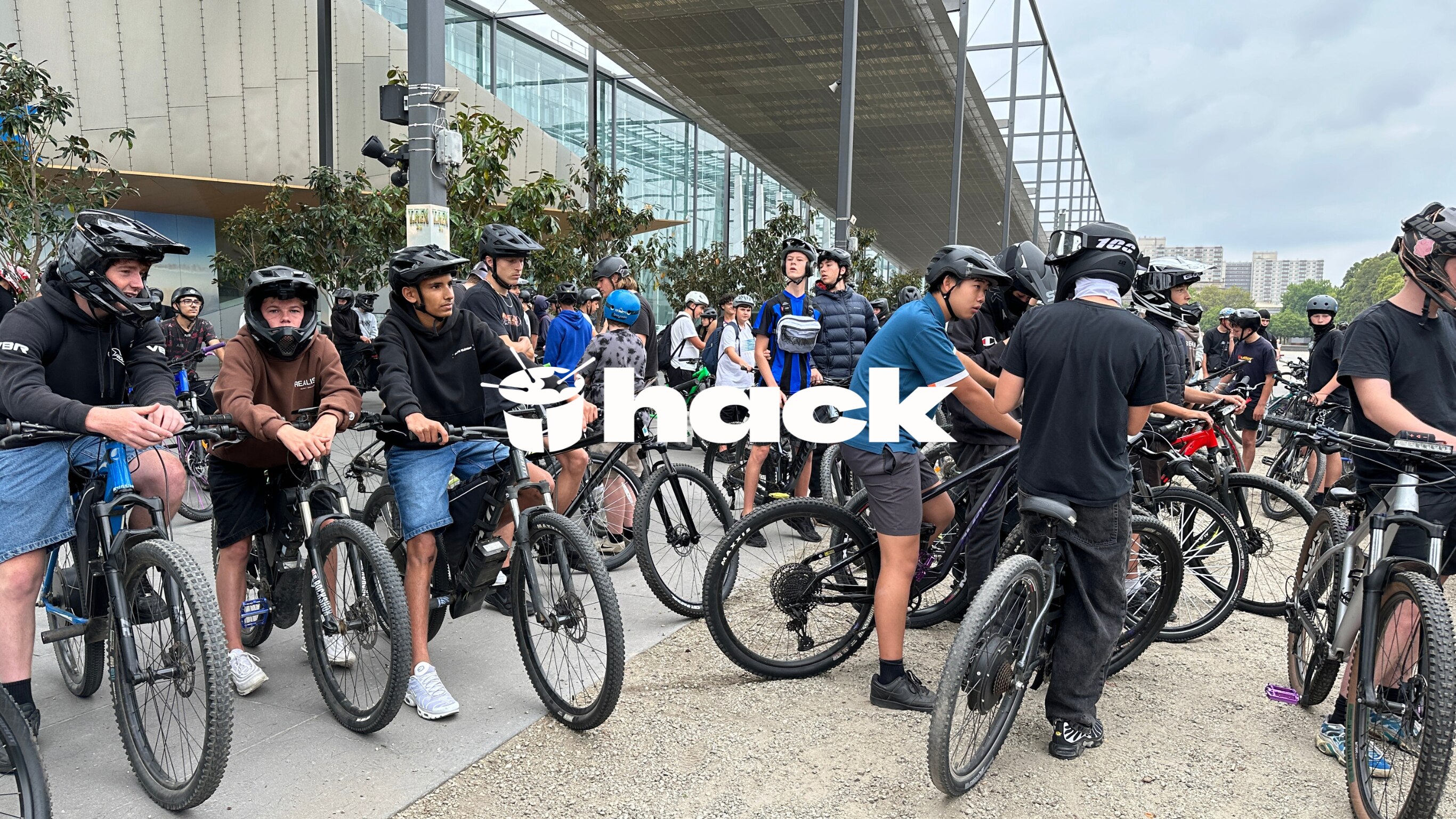 Who's behind the bike rideouts taking over city streets? - triple j