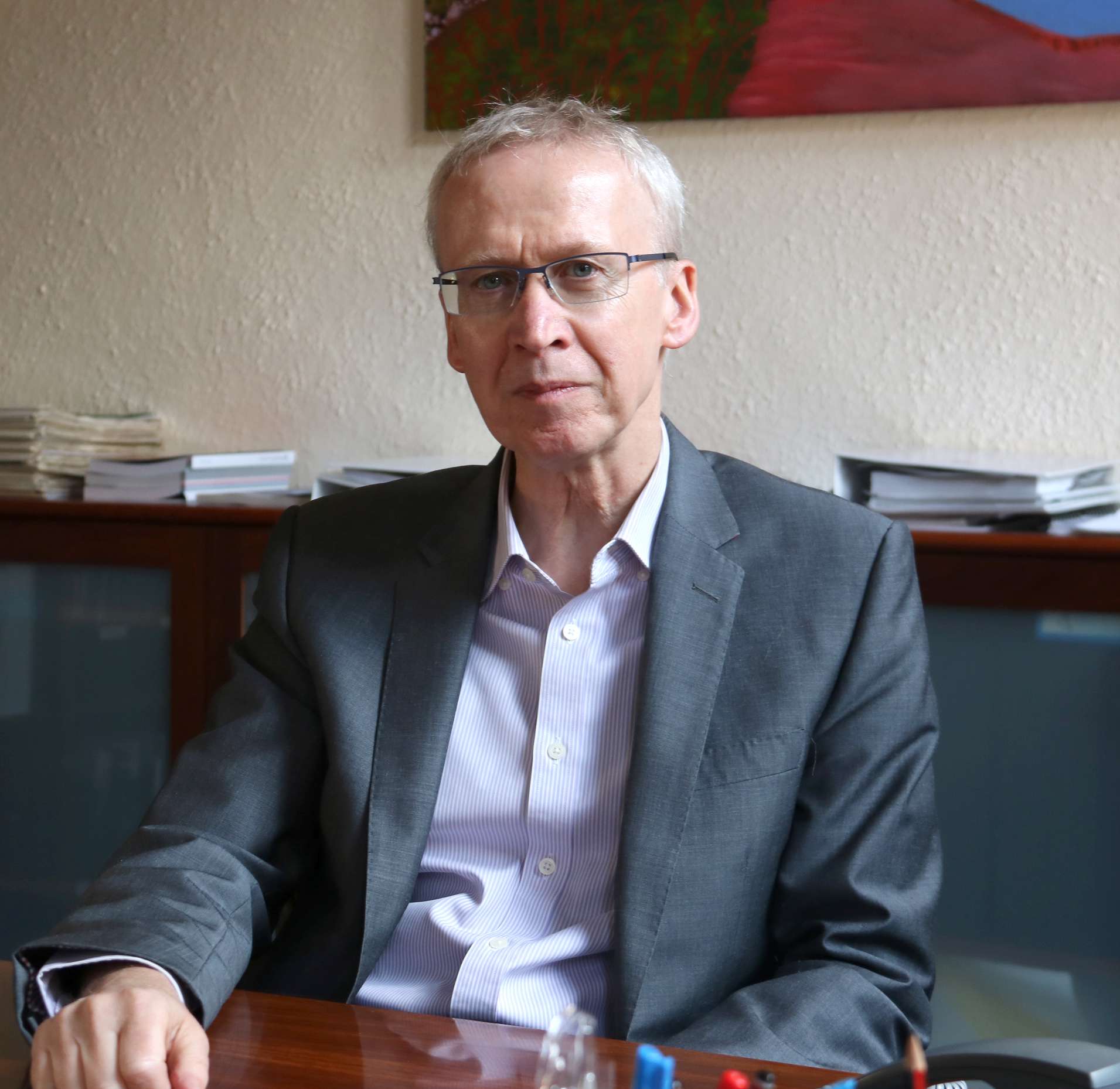 Outgoing UWA vice-chancellor launches campaign to lure students to the ...