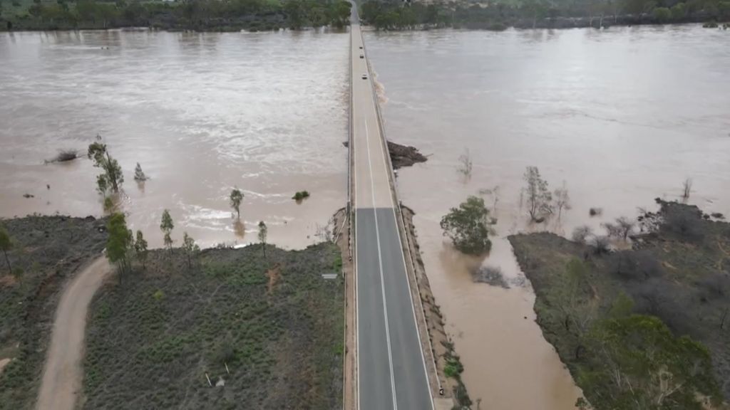 Flooding at Macrosson Bridge - ABC News
