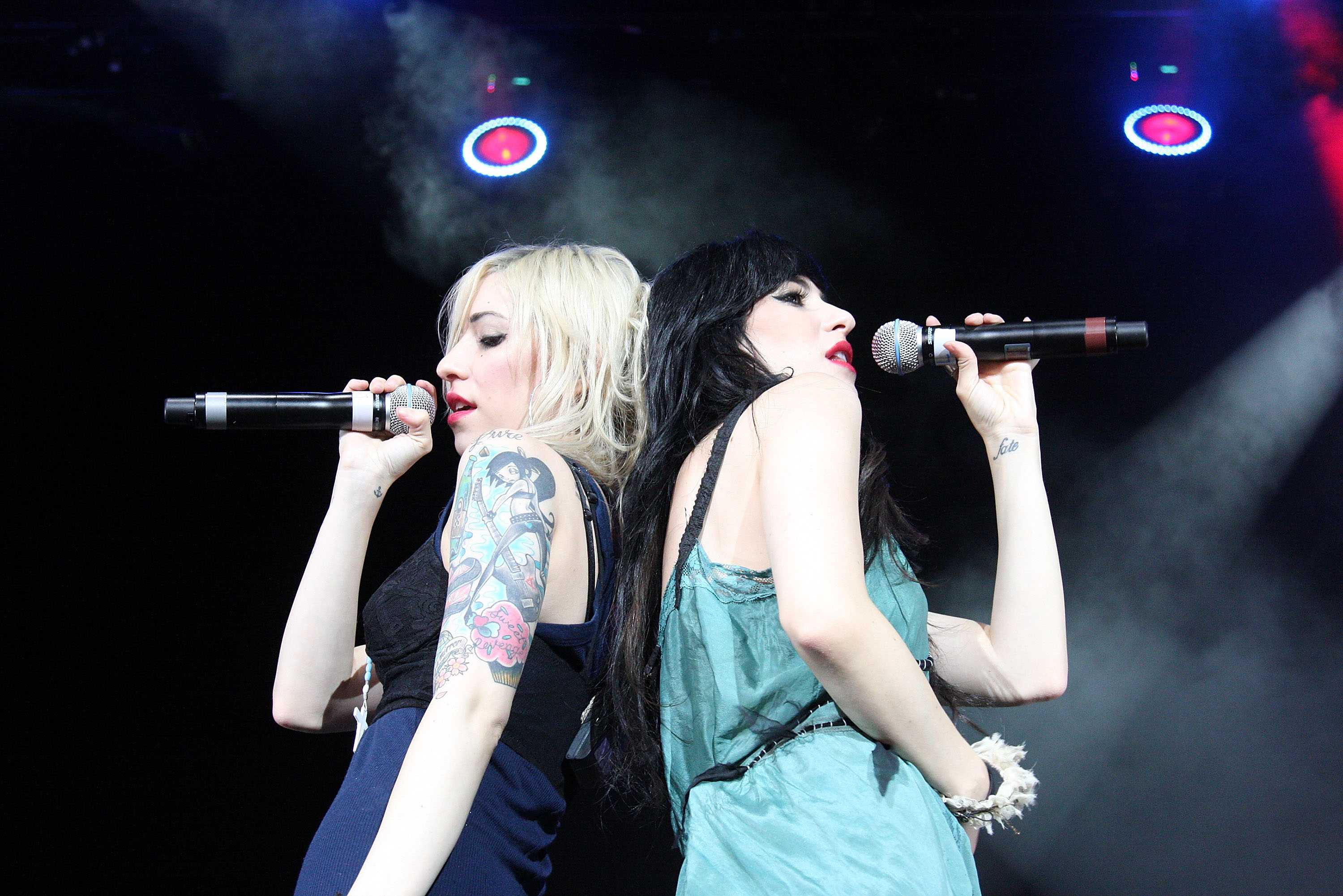 Singing twins to shed light on how much of our ability to sing in tune ...