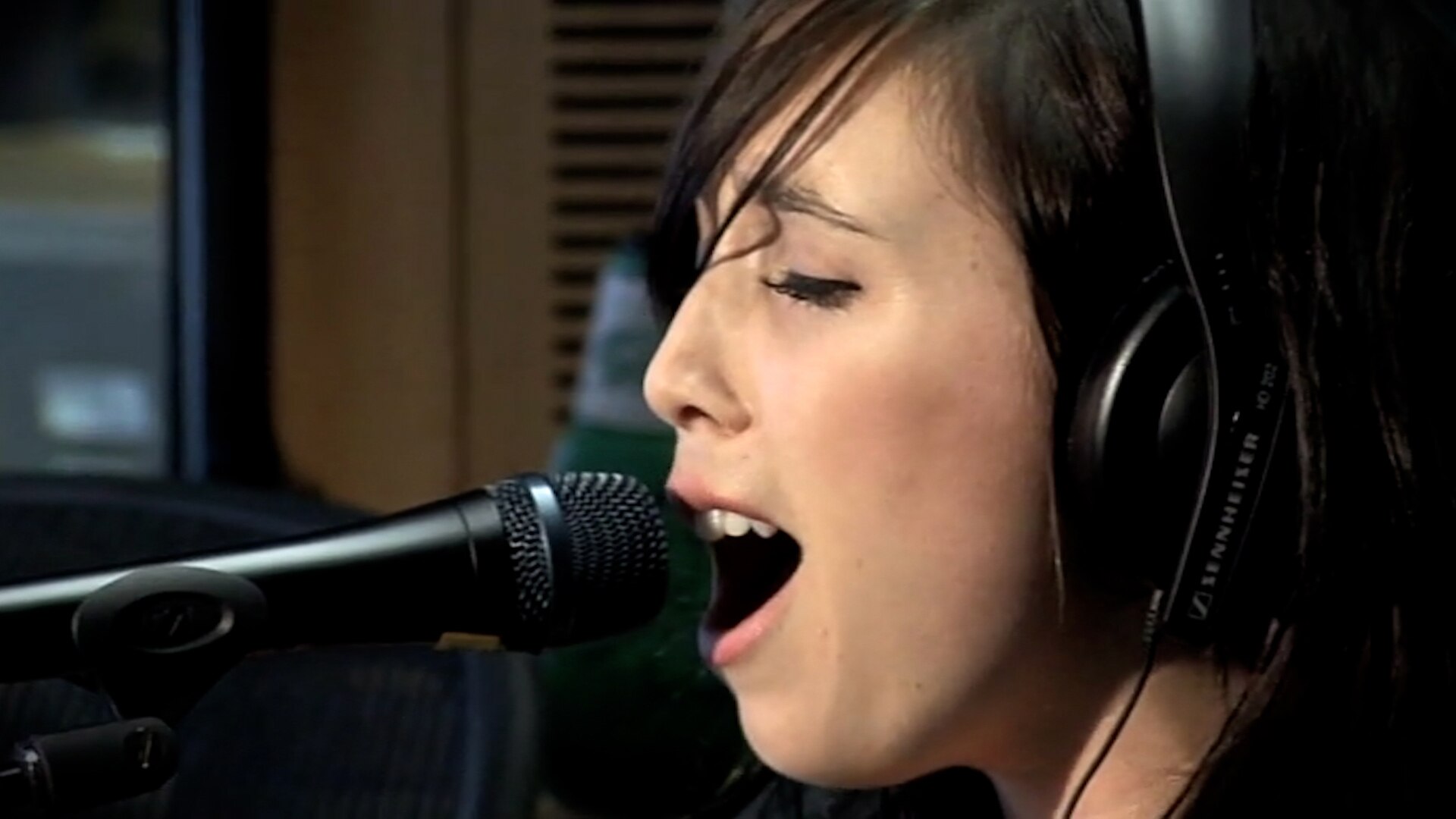 Little Birdy covers Aretha Franklin 'Do Right Woman, Do Right Man' for ...