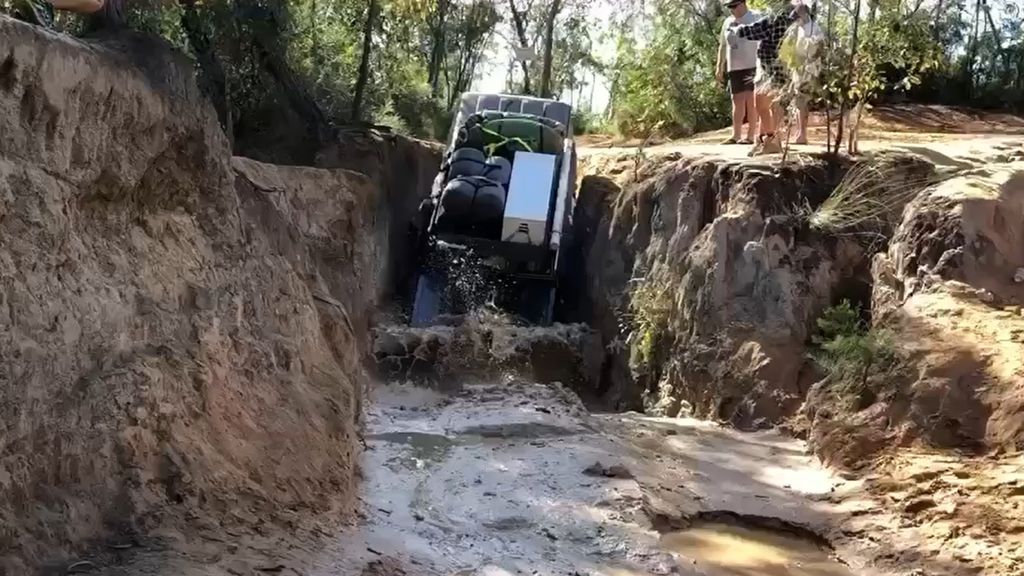 4WDing thrills and spills on Cape York's Old Telegraph Track - ABC News