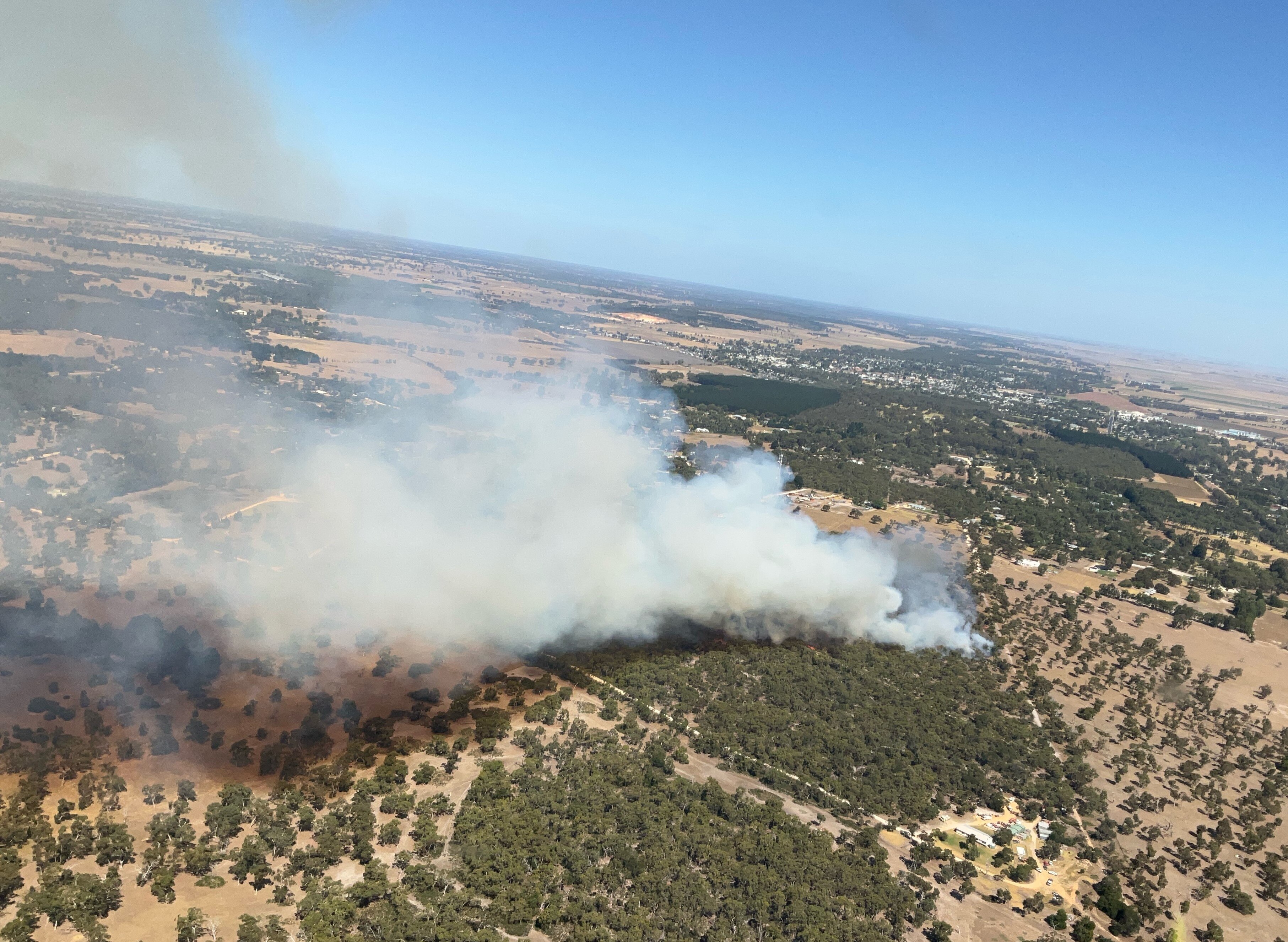 Bushfire burning in scrubland in northern fringe of Naracoorte now ...