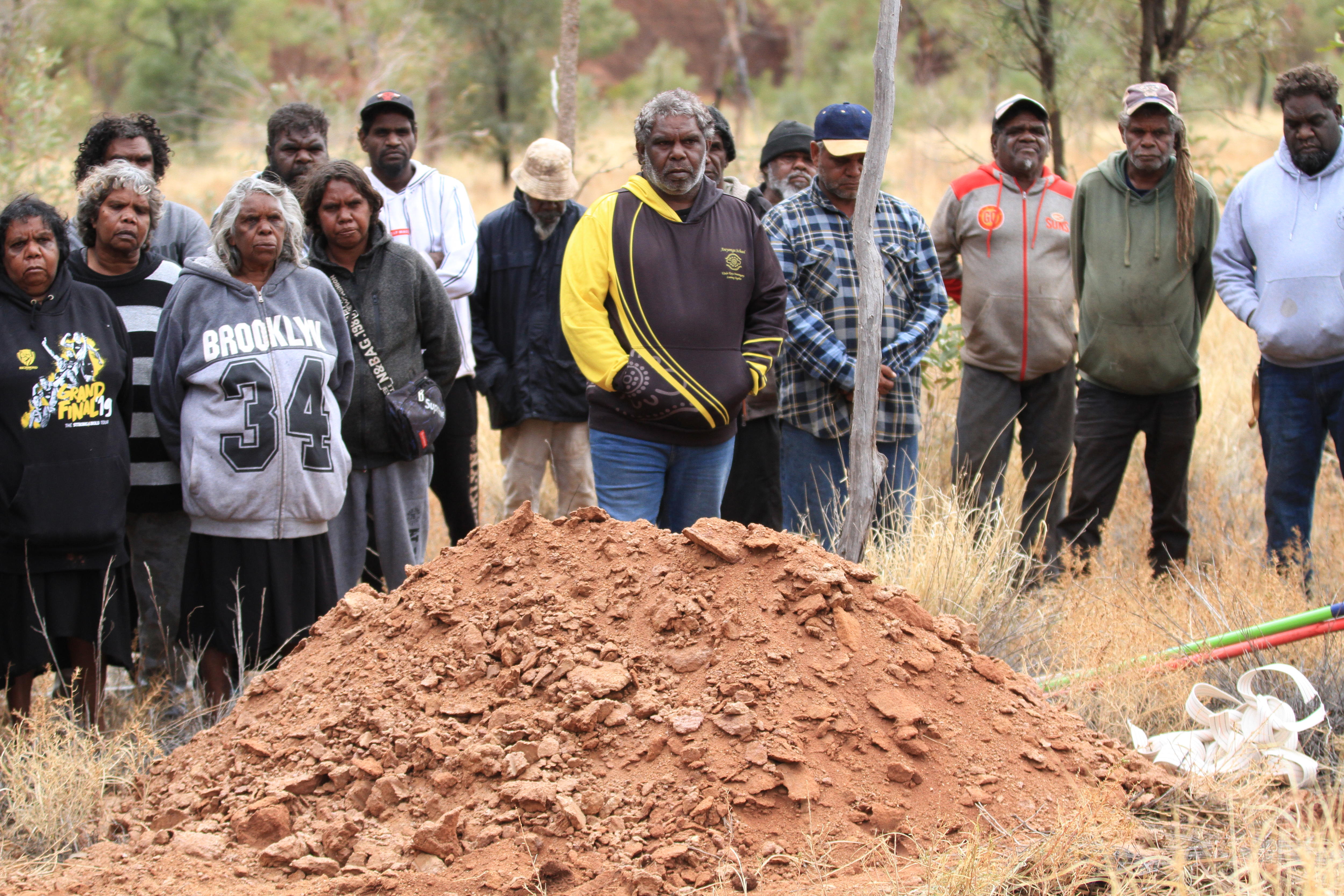 The wildly contrasting histories of a fatal outback police shooting ...