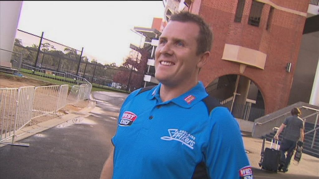 Strikers' key signing - ABC News