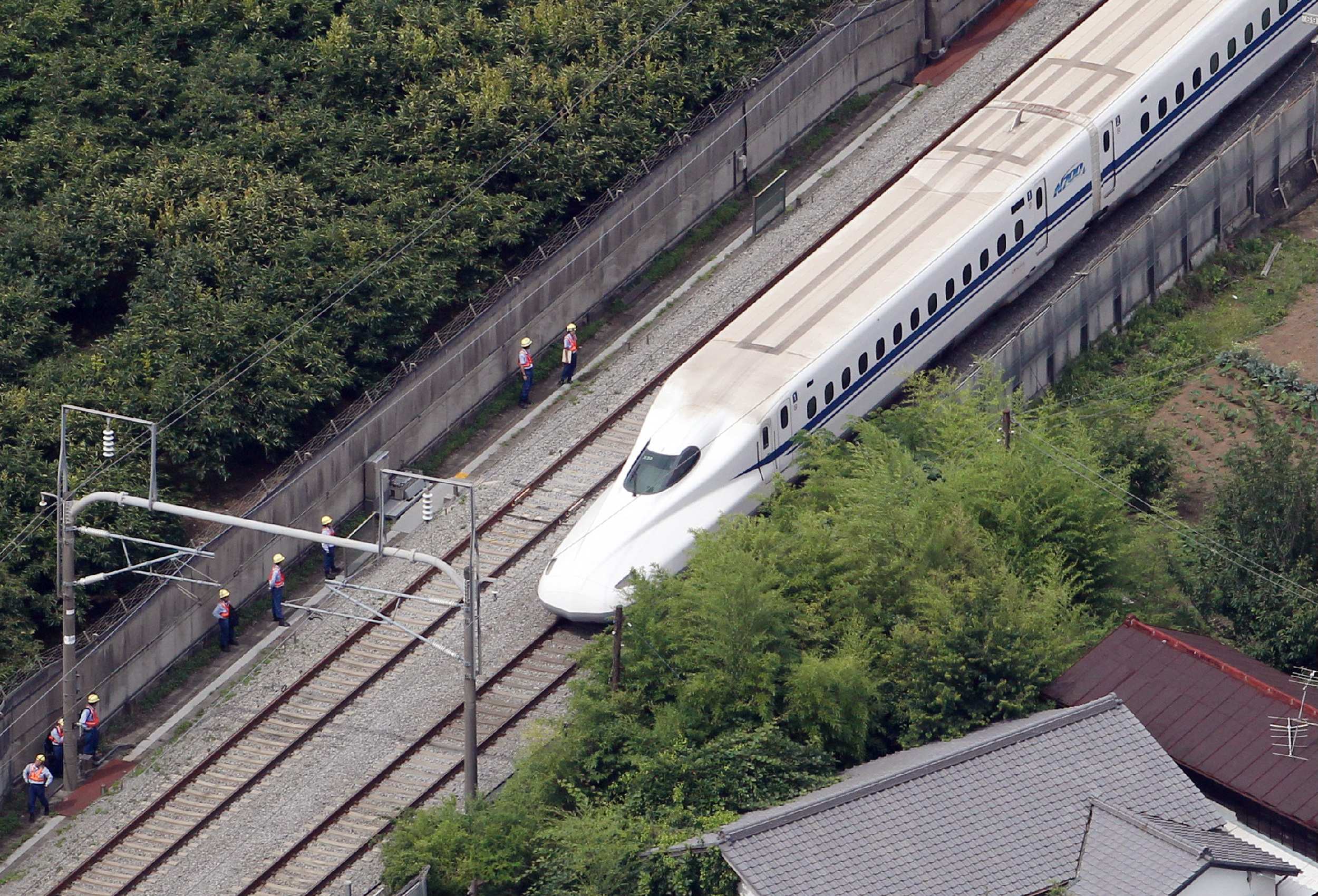 Japan bullet train incident: Two dead after suicide on Shinkansen train ...