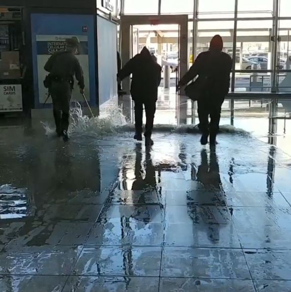 John F Kennedy Airport terminal flooded by burst water main in further ...