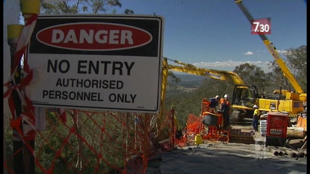 Goodna flood victims struggle to rebuild - ABC News