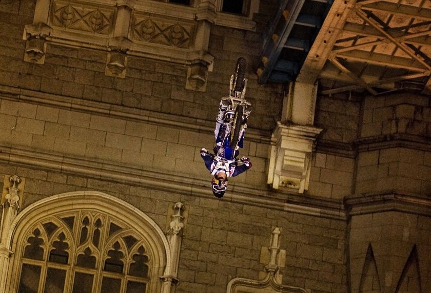 Aussie stuntman jumps Tower Bridge - ABC News