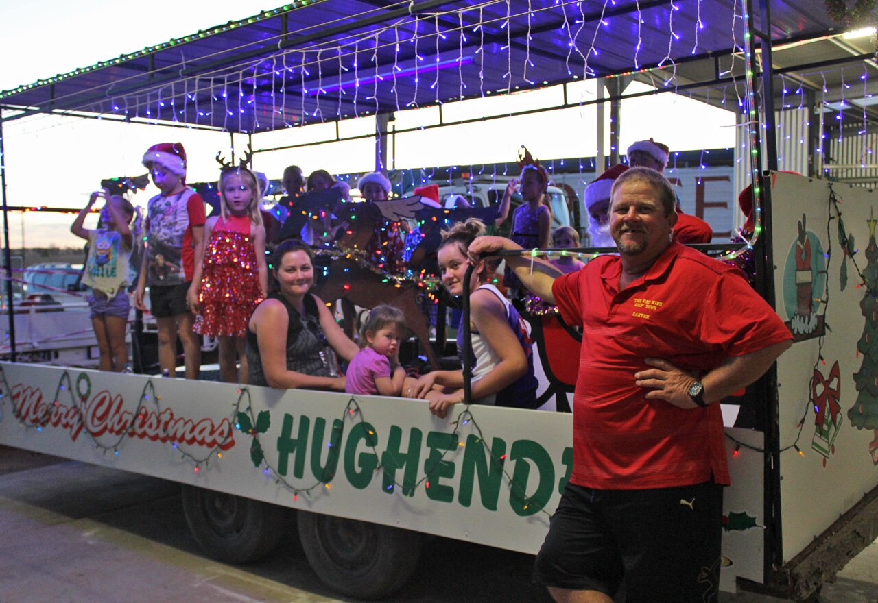 Outback town's Christmas tradition still sleighing them in the streets ...