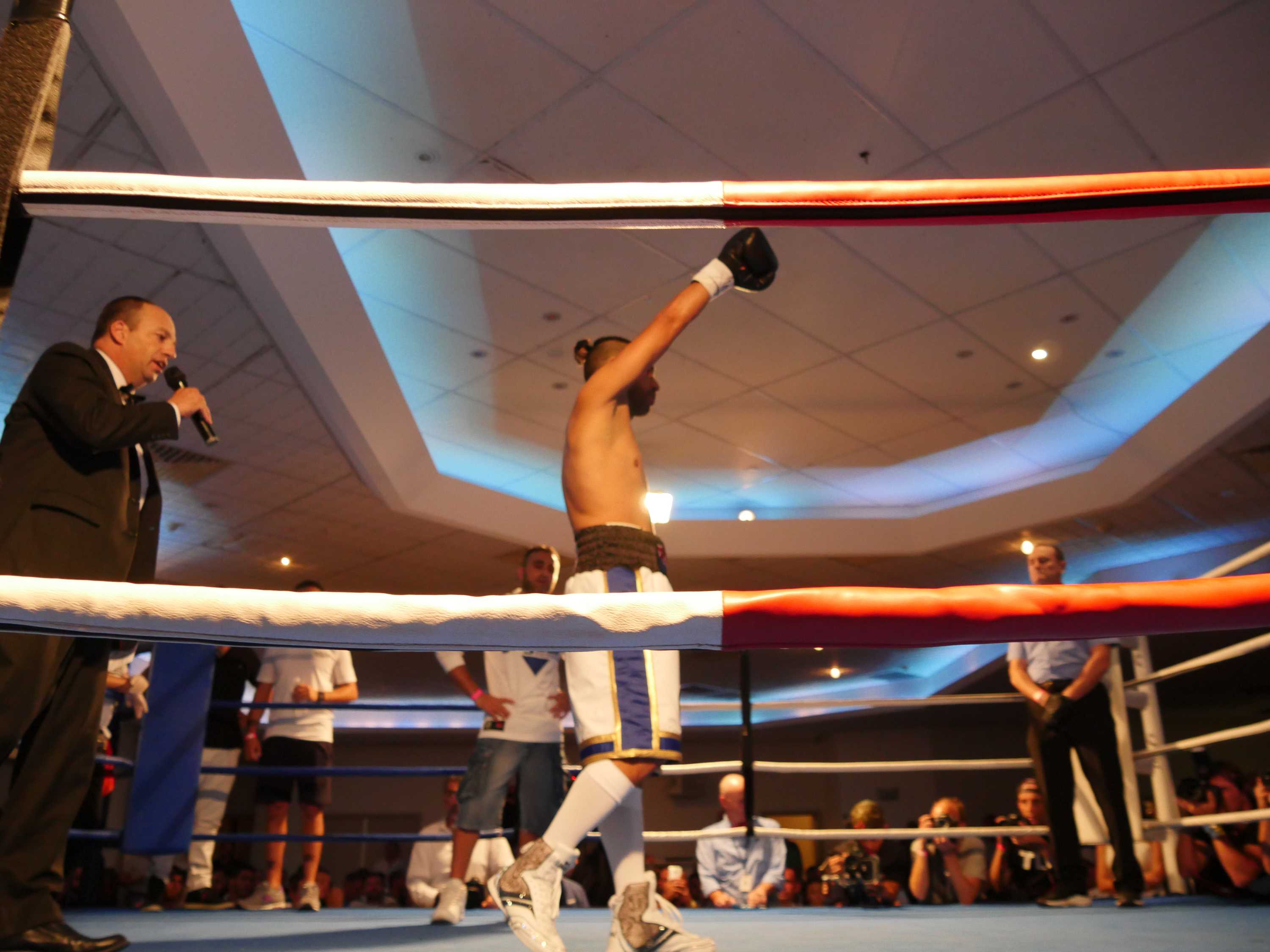 Sydney boxer Billy Dib makes his emotional return to the ring after ...