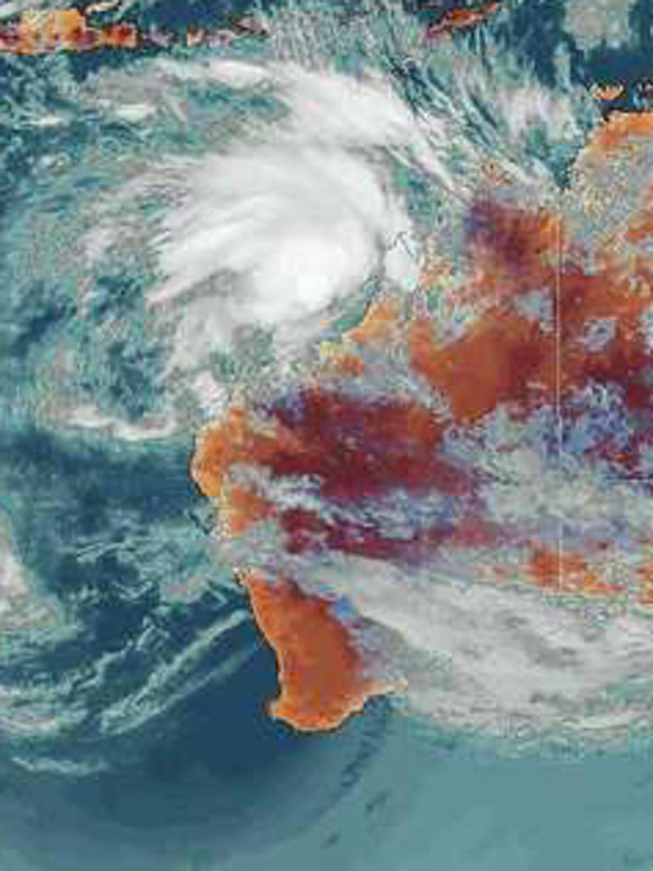 Blue alert as Cyclone Carlos reforms - ABC News