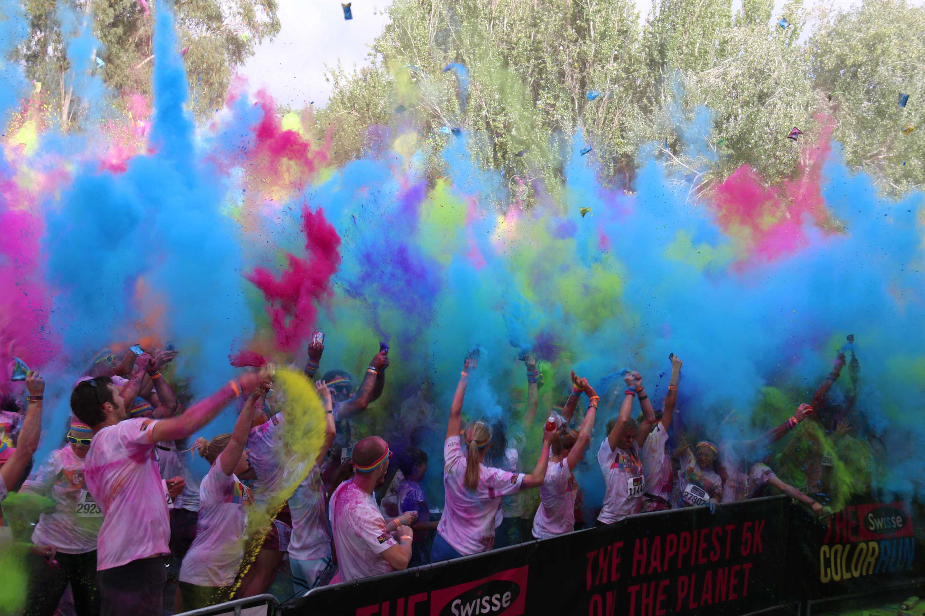Color Run hits Canberra, with thousands finishing race around Lake ...