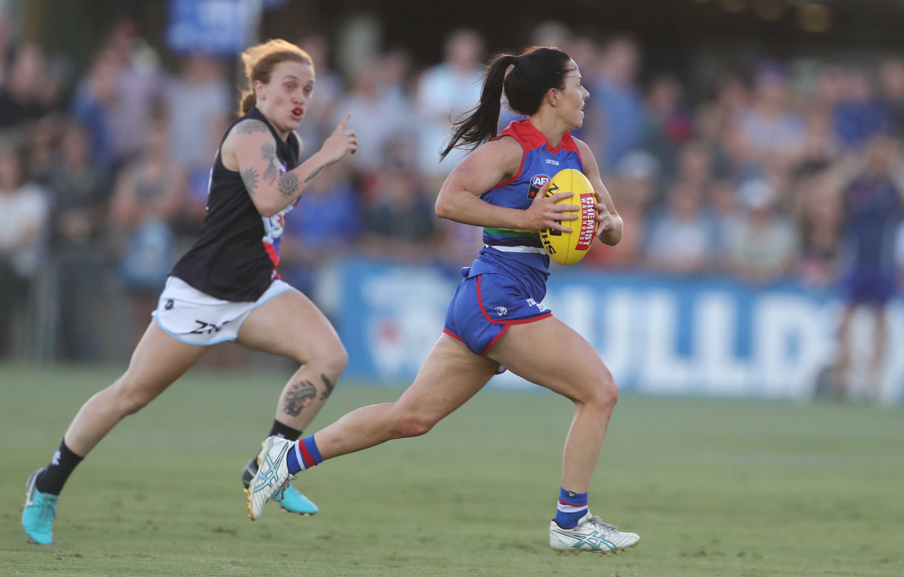 Western Bulldogs' demolition of Carlton highlights AFLW's gap between ...