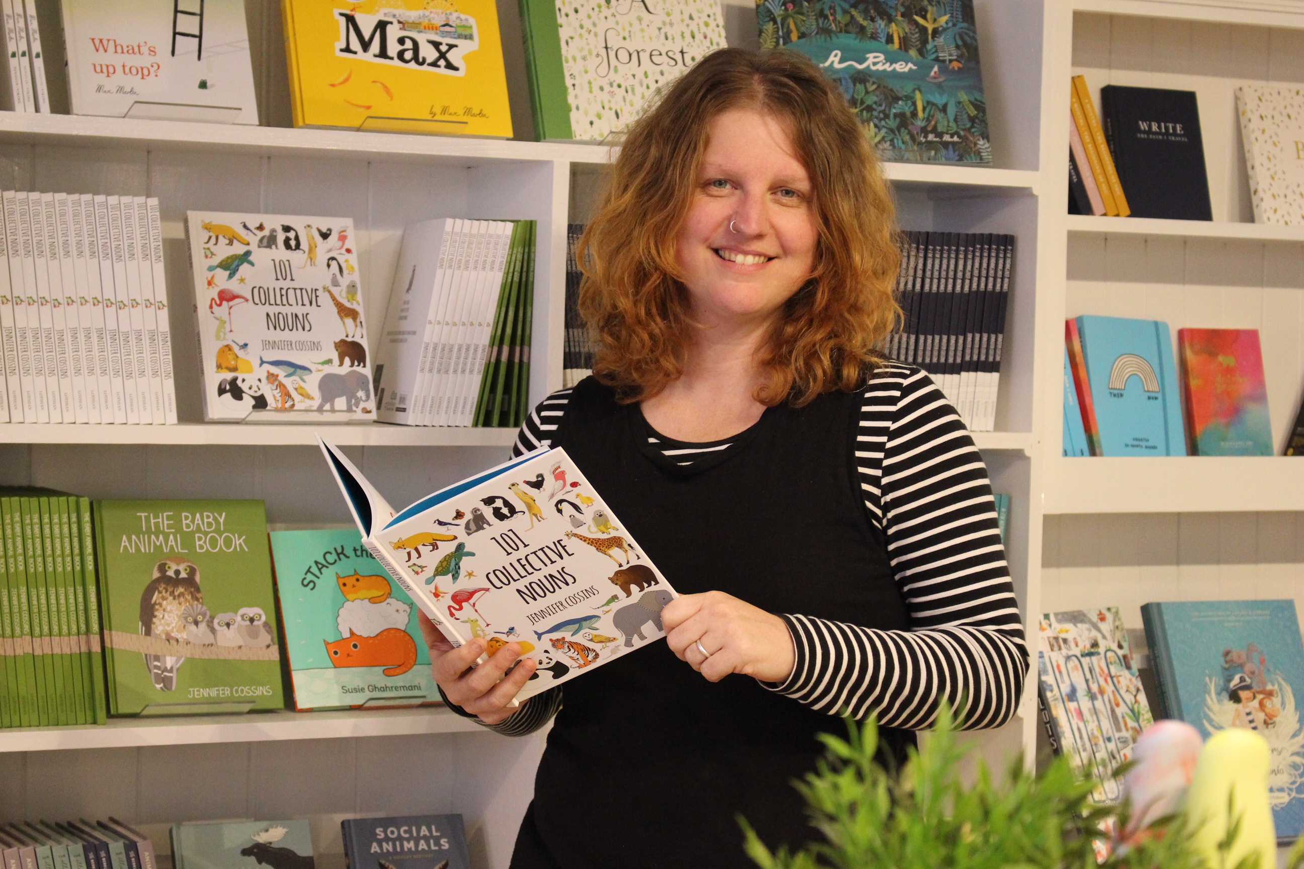 Anne Hathaway makes television appeal to find Tassie book to give to ...