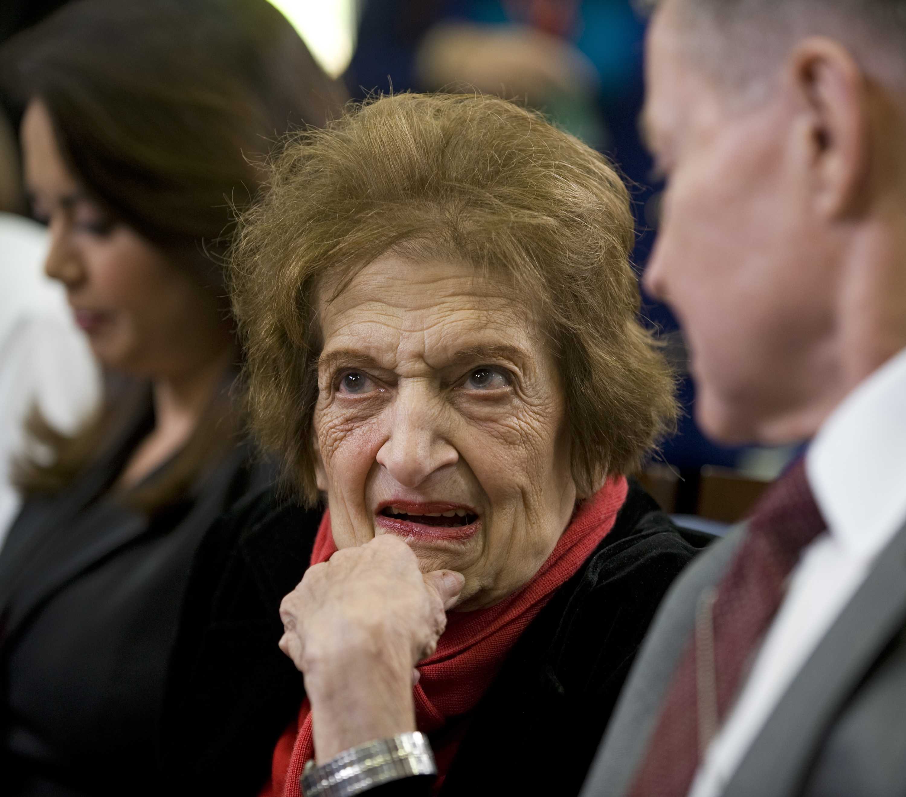 Veteran White House journalist Helen Thomas dies, aged 92 - ABC News