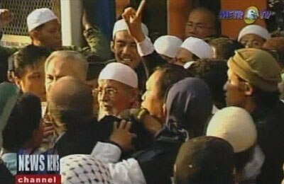 Bashir released from jail - ABC News