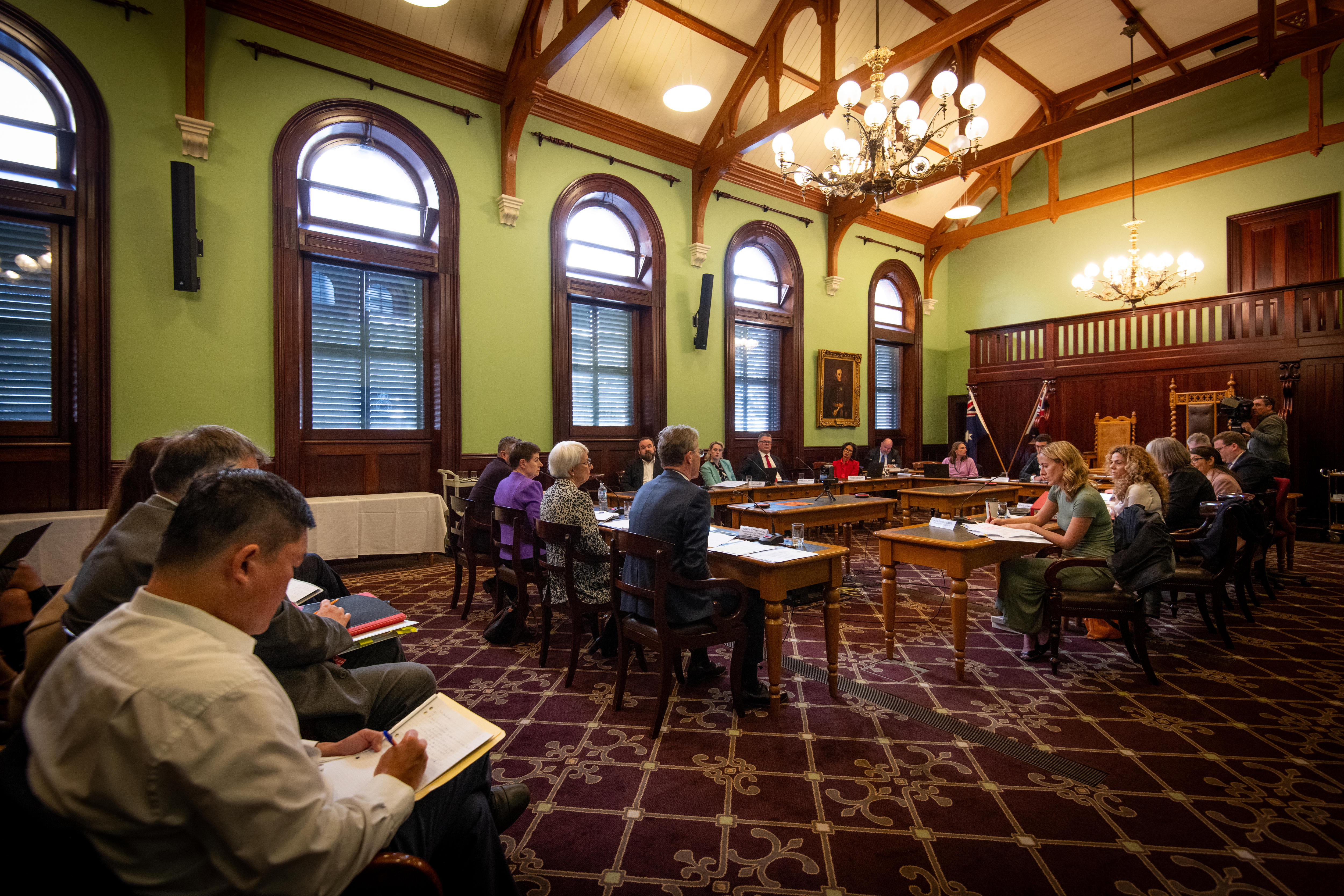 South Australian universities to merge after crossbenchers strike deal ...