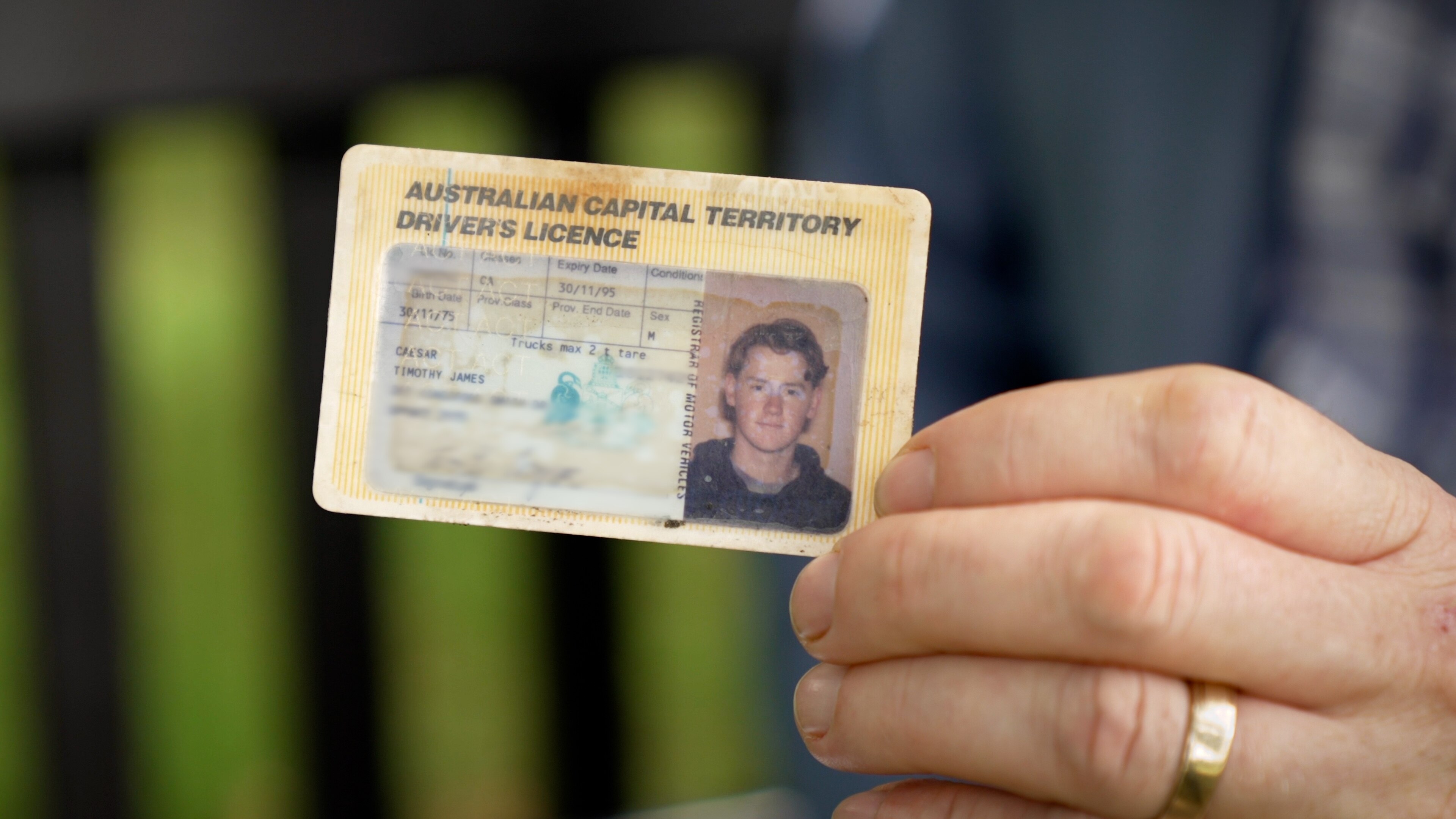 Video Ezy cards, 'decimated' money found in wallet fished from ...