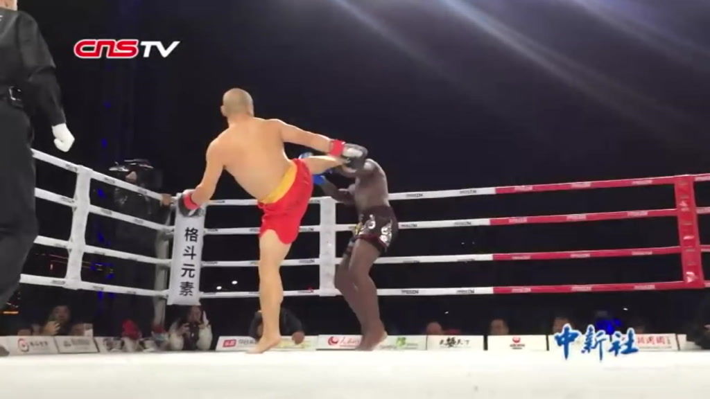 51-year-old martial arts fighter KOs Tanzanian boxer in just seconds ...