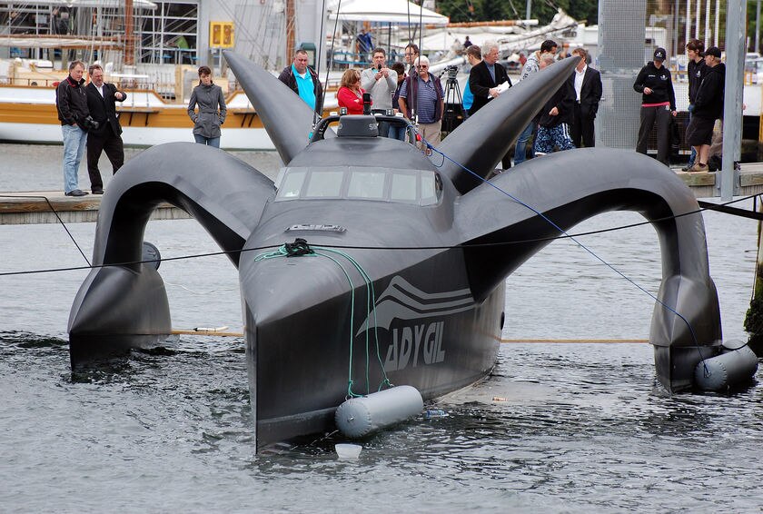 Futuristic boat joins whale wars - ABC News