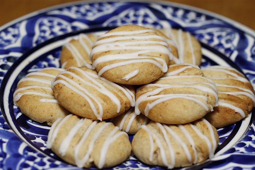 Honey and walnut biscuits - ABC News