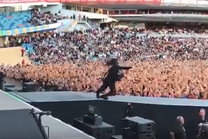 Foo Fighters' Dave Grohl fakes falling off stage in Gothenburg three ...