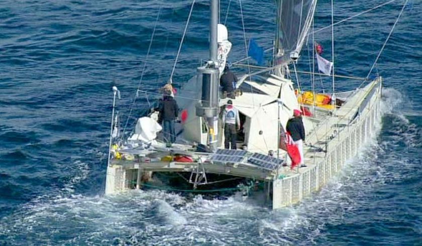 Plastic bottle yacht sails into Sydney - ABC News