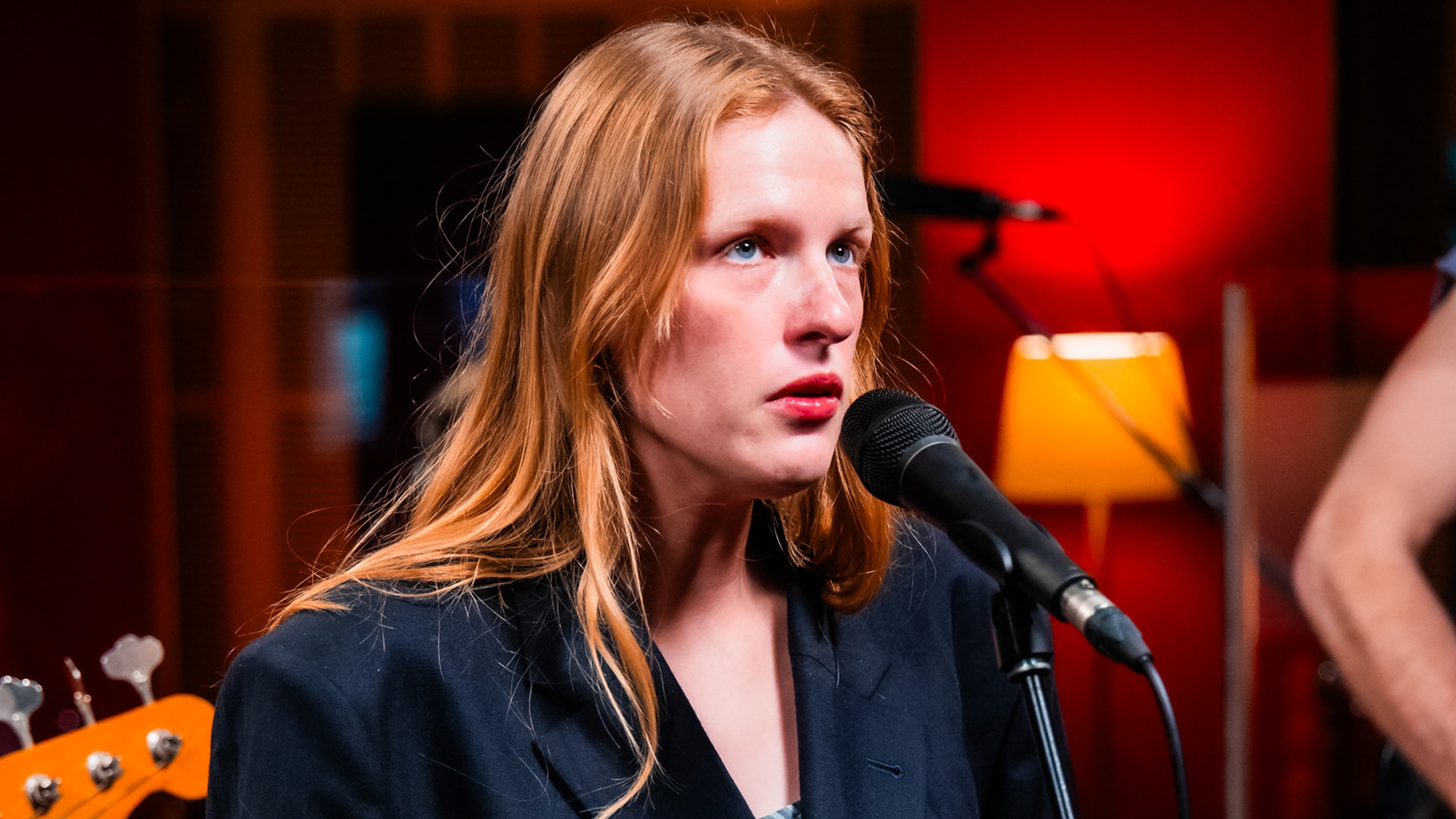 Audrey Hobert covers Malcolm Todd's 'Earrings' for Like A Version ...