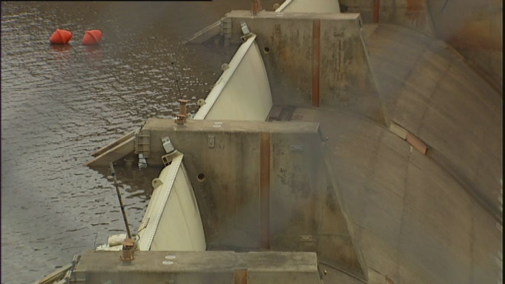 Faulty dam gates blamed for flooding homes - ABC News