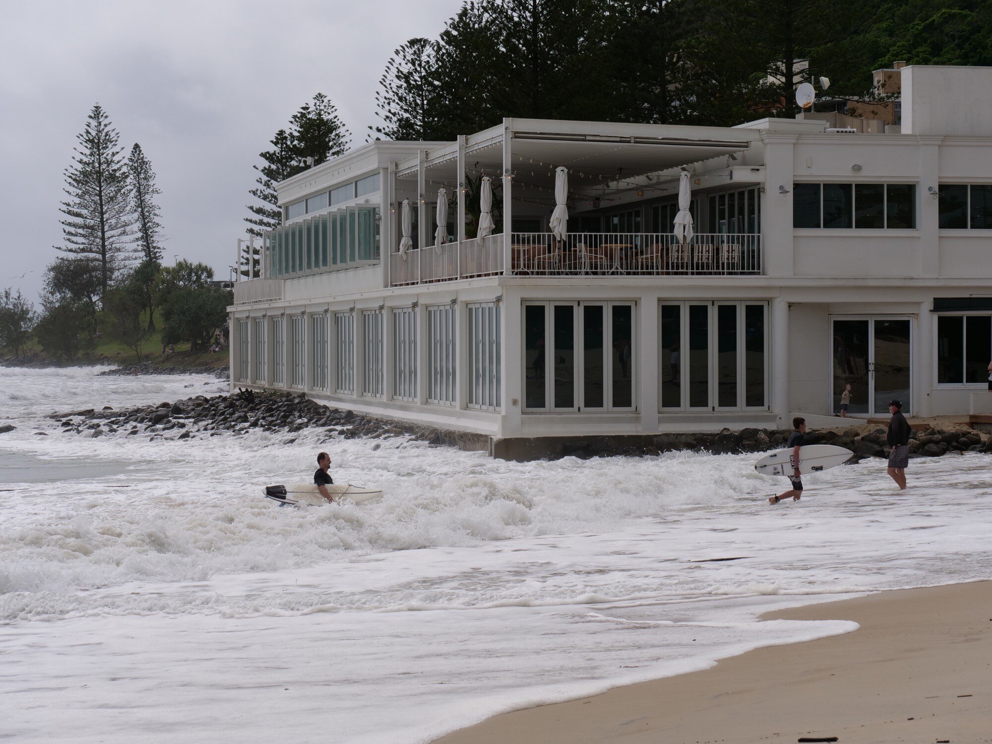 Ex-Tropical Cyclone Seth moves towards land with wild…