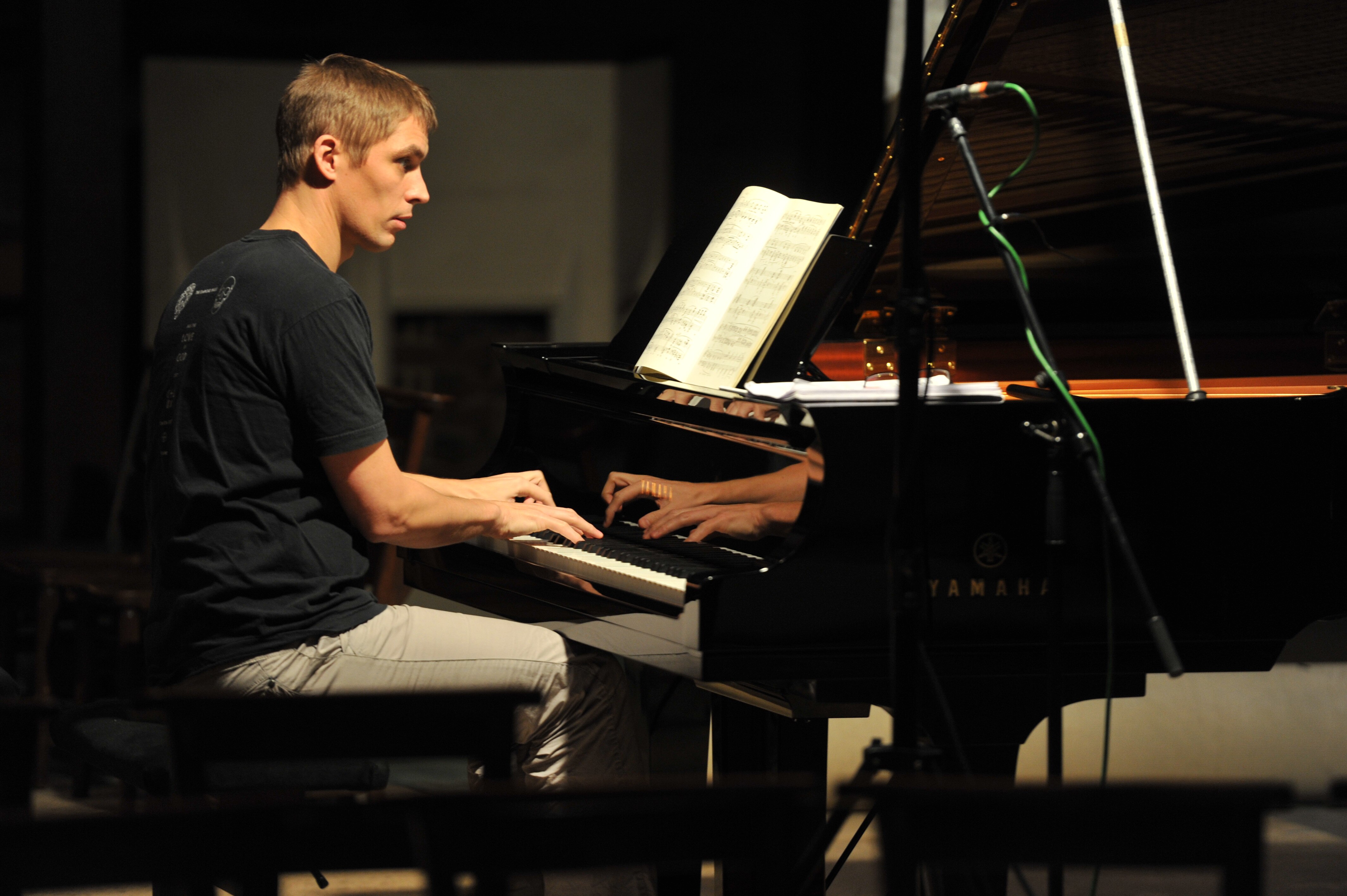 Pianist Cédric Tiberghien - ABC listen