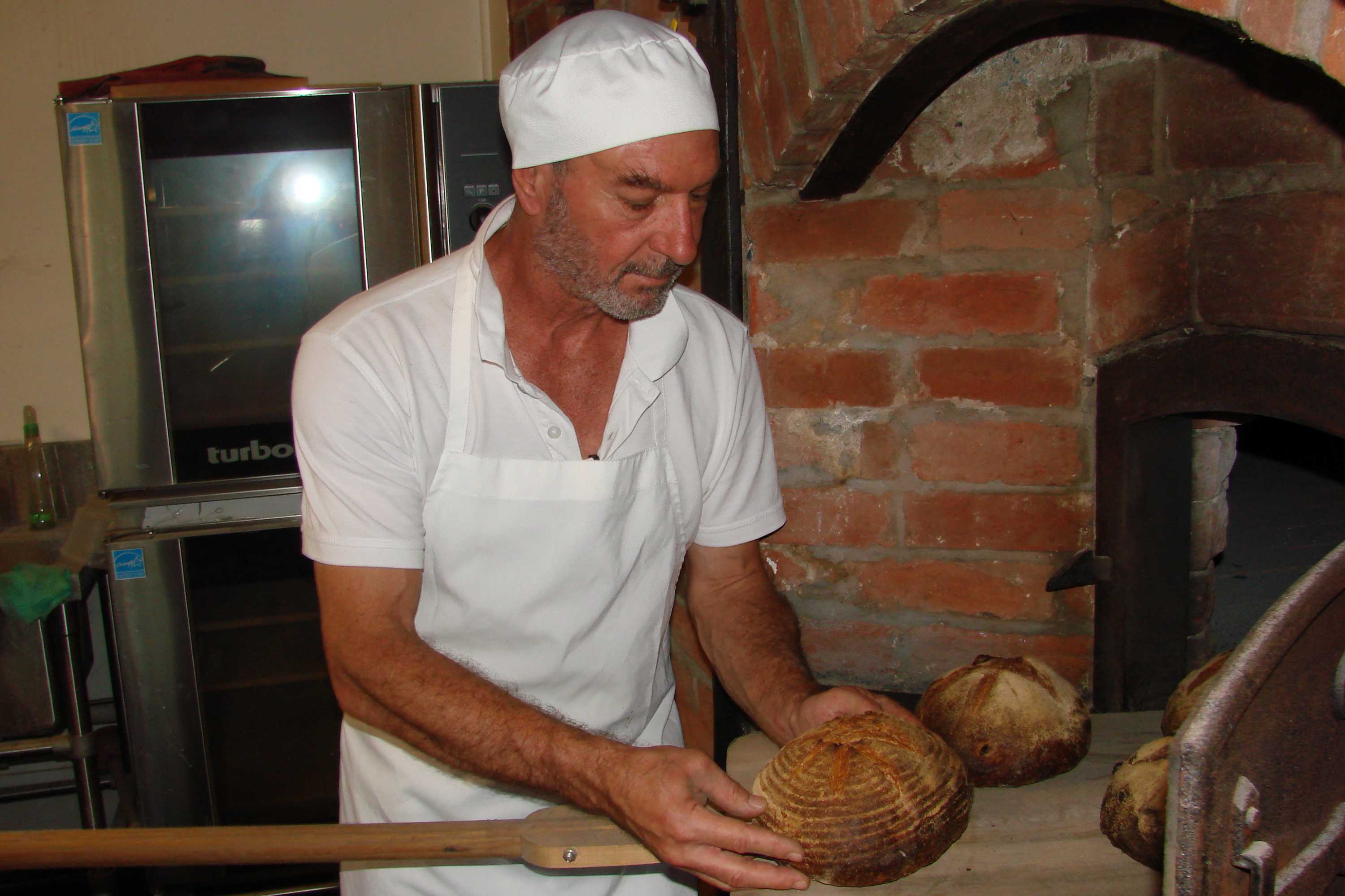 Bread making from the 1800s on the rise in New South Wales town of ...