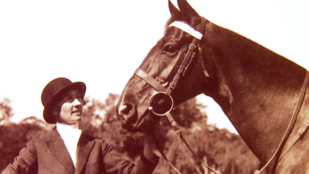 Garryowen honours equestrienne Violet Murrell and her show horse - ABC News