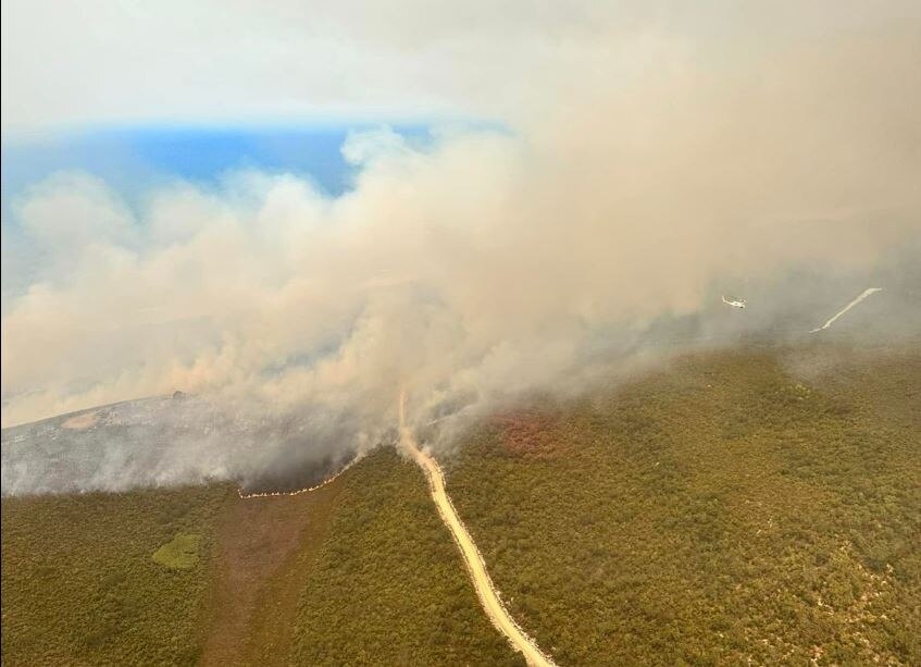 Emergency alerts for fires burning across parts of NSW and Victoria ...
