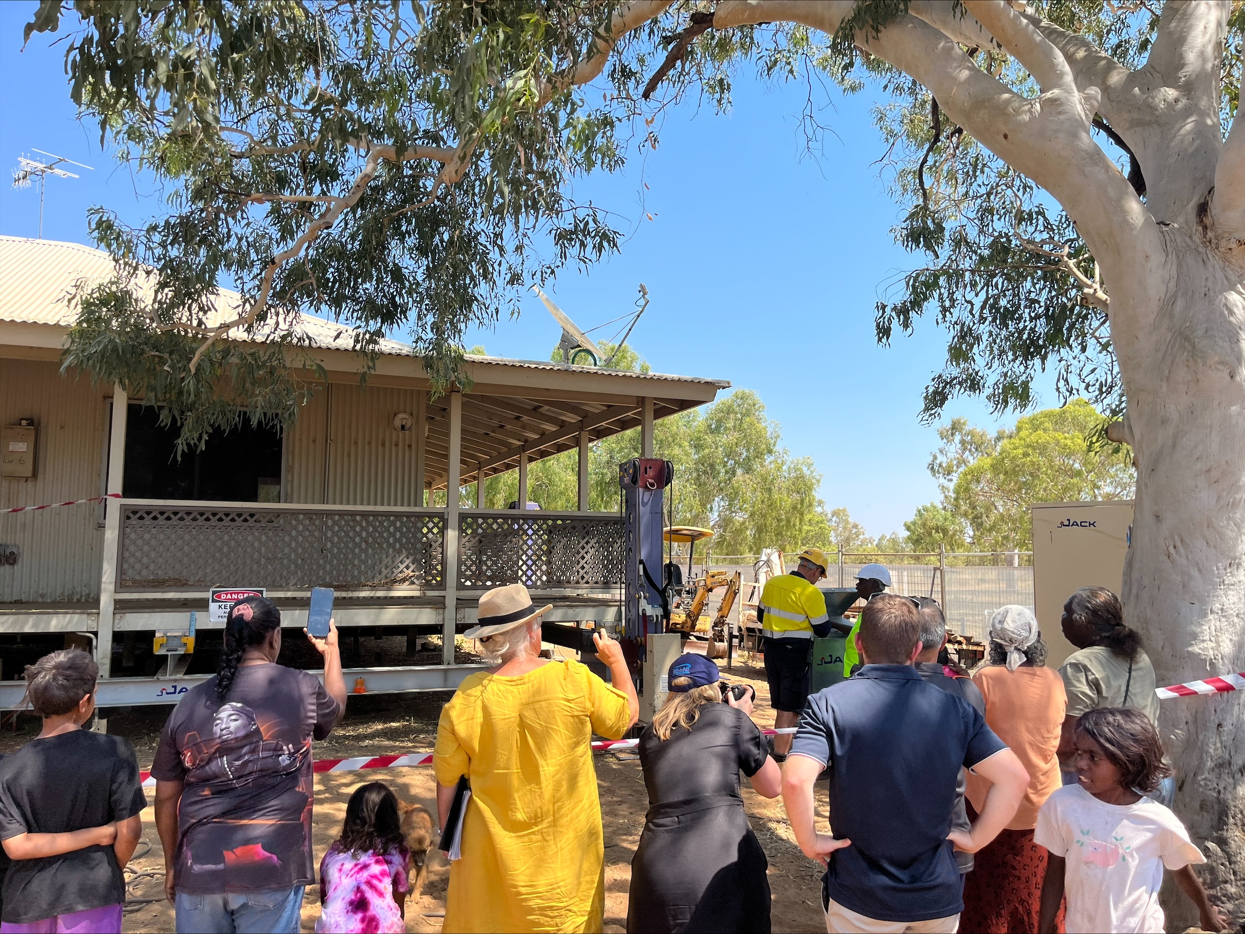 Houses in Fitzroy Crossing to be lifted to a safe height in bid to beat further floods - ABC News