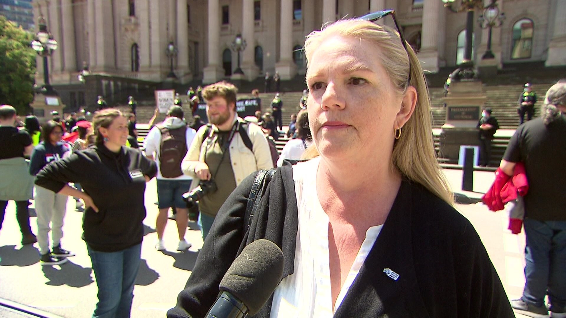 Police clash with abortion protesters, as opposing rallies take to the ...