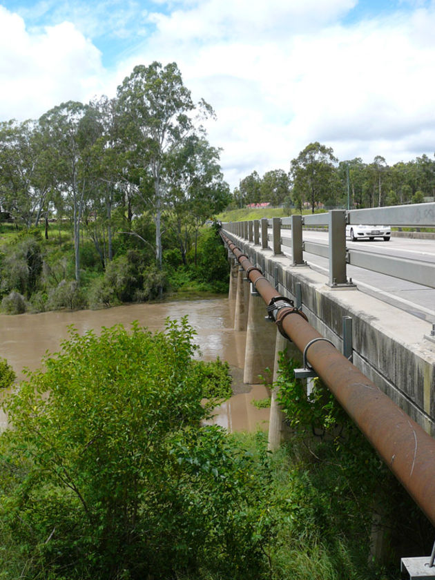 Logan River peaks, Qld flood threat eases - ABC News